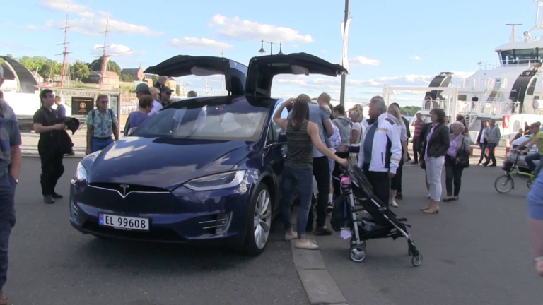 How to Make Tesla Model X Dance | Step-by-Step Guide - Auttomotive