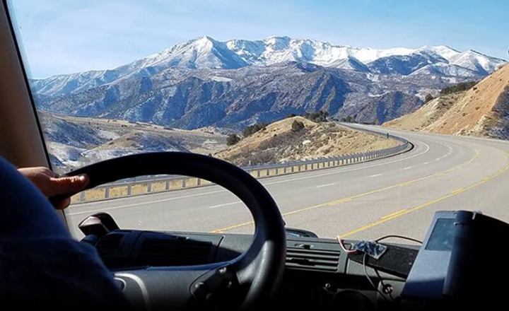 How to Drive a Semi-Truck Safely - Auttomotive